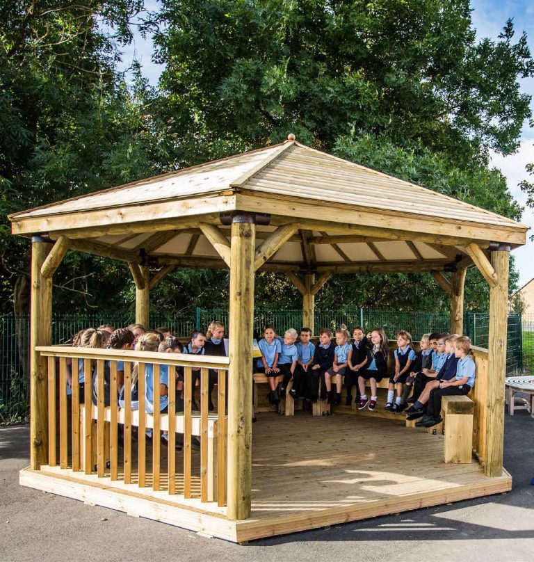 New £4,500 outdoor learning space enhances education | Kingswood Parks ...